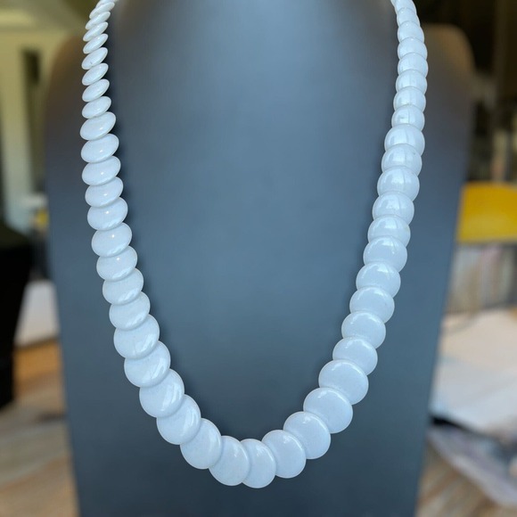 Trifari | Jewelry | Vintage Trifari White Plastic Graduated Flat Disc ...